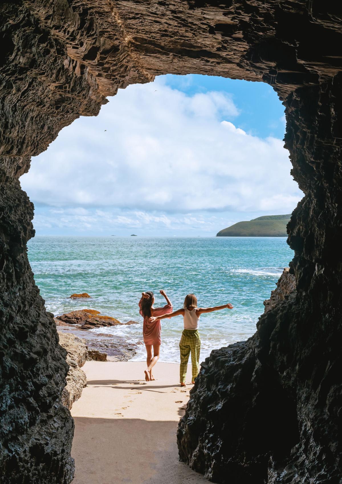 Roche Percée et la Baie des Tortues à Bourail | Nouvelle-Calédonie ...